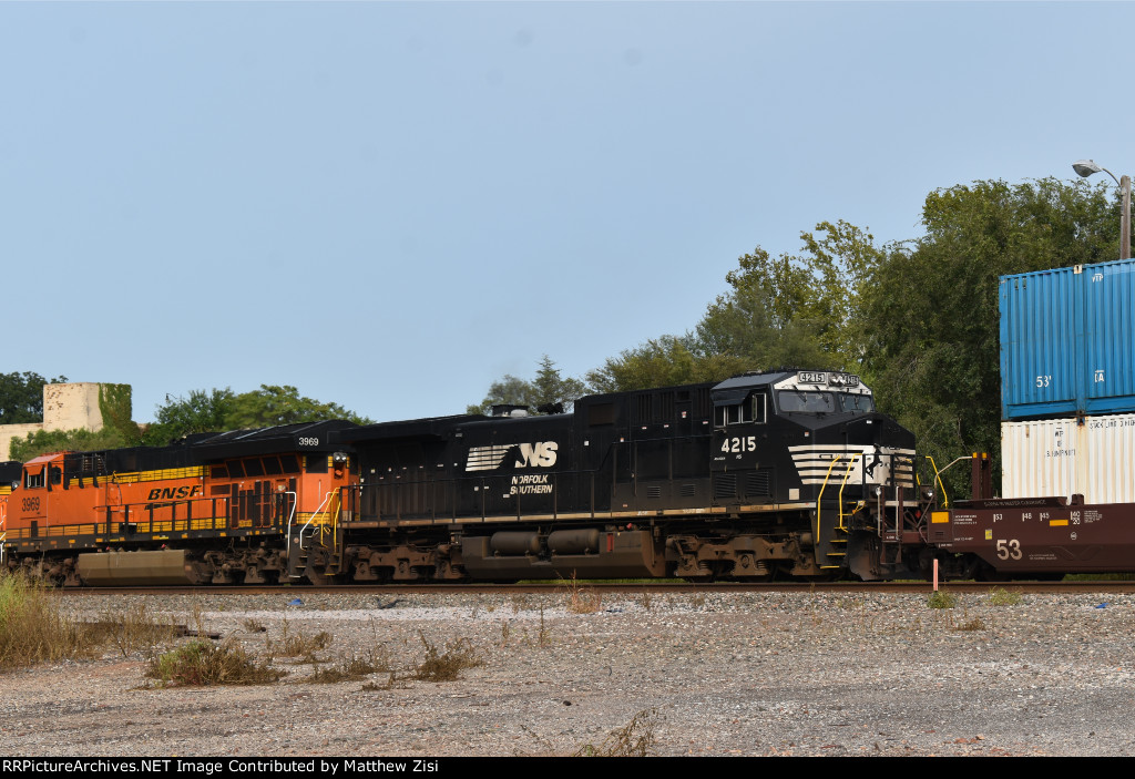 BNSF 3969 NS 4215